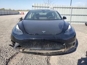Melns Tesla Model 3 2022 Panevēža, ar dzinēja tilpumu 0.00 L un nobraukumu 37 tūkst. km par 15500 €, foto 5 vietnē AUTOMOTO.COM.LV
