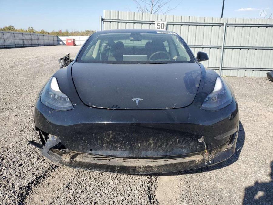 Melns Tesla Model 3 2022 Panevēža, ar dzinēja tilpumu 0.00 L un nobraukumu 37 tūkst. km par 15500 €, foto 5 vietnē AUTOMOTO.COM.LV