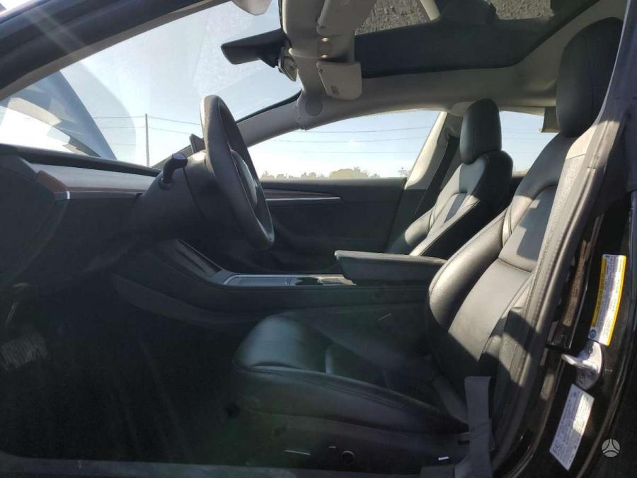 Melns Tesla Model 3 2022 Panevēža, ar dzinēja tilpumu 0.00 L un nobraukumu 37 tūkst. km par 15500 €, foto 7 vietnē AUTOMOTO.COM.LV