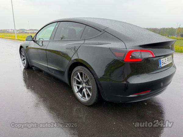 Melns Tesla Model 3 2022 Tallina, ar dzinēja tilpumu 0.00 L un nobraukumu 69 tūkst. km par 32000 €, foto 2 vietnē AUTOMOTO.COM.LV