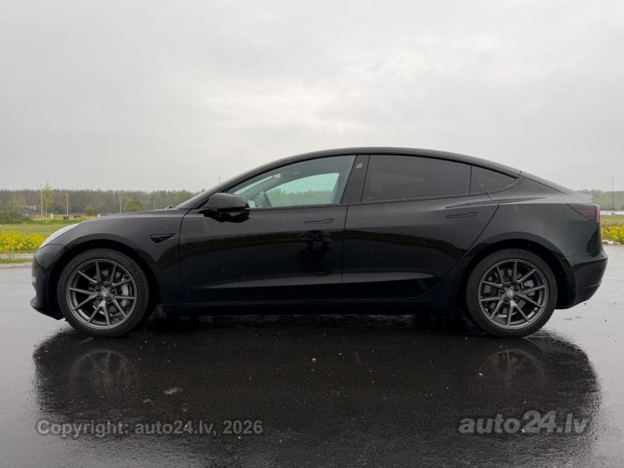 Melns Tesla Model 3 2022 Tallina, ar dzinēja tilpumu 0.00 L un nobraukumu 69 tūkst. km par 32000 €, foto 4 vietnē AUTOMOTO.COM.LV