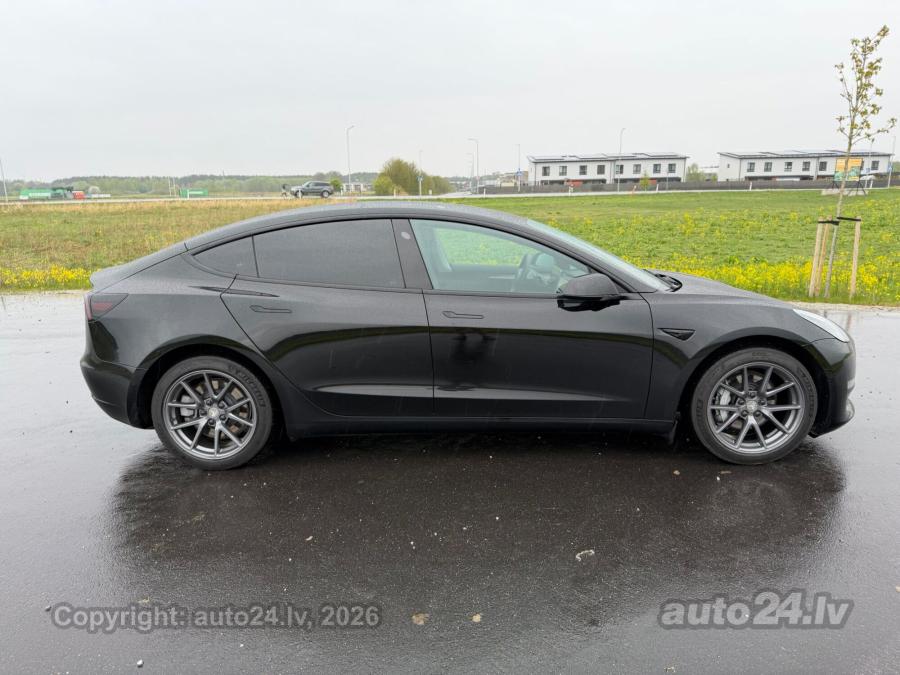 Melns Tesla Model 3 2022 Tallina, ar dzinēja tilpumu 0.00 L un nobraukumu 69 tūkst. km par 32000 €, foto 8 vietnē AUTOMOTO.COM.LV