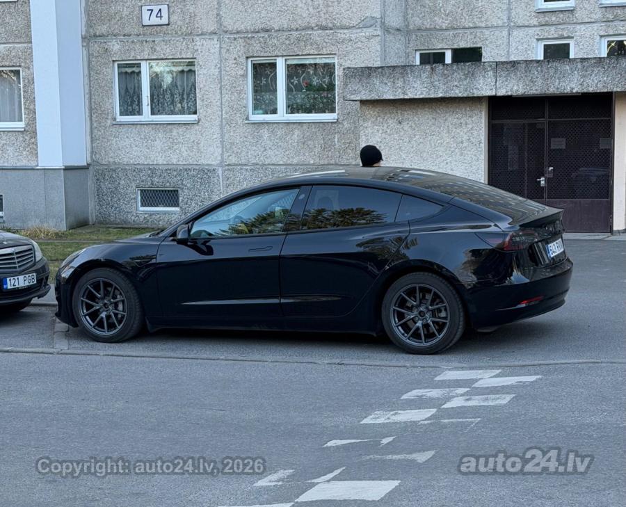 Melns Tesla Model 3 2022 Tallina, ar dzinēja tilpumu 0.00 L un nobraukumu 69 tūkst. km par 32000 €, foto 17 vietnē AUTOMOTO.COM.LV