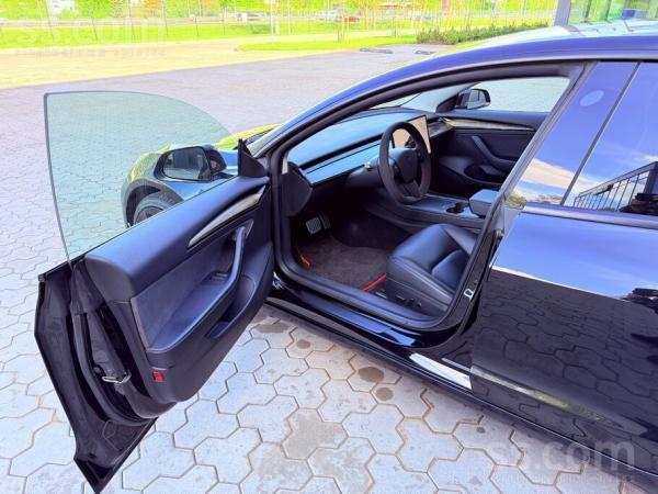 Melns Tesla Model 3 2022 Rīga, ar dzinēja tilpumu 0.00 L un nobraukumu 134 tūkst. km par 27800 €, foto 5 vietnē AUTOMOTO.COM.LV