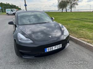 Black Tesla Model 3 2022 in Tallinn, with an engine capacity of 0.00 L and mileage of 144 thousand km for 30990 €, photo 3 on AUTOMOTO.COM.LV