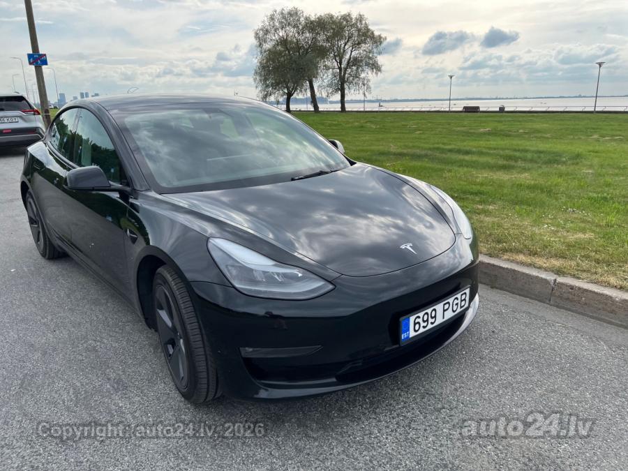 Black Tesla Model 3 2022 in Tallinn, with an engine capacity of 0.00 L and mileage of 144 thousand km for 30990 €, photo 4 on AUTOMOTO.COM.LV