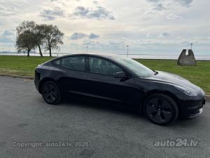 Black Tesla Model 3 2022 in Tallinn, with an engine capacity of 0.00 L and mileage of 144 thousand km for 30990 €, photo 7 on AUTOMOTO.COM.LV
