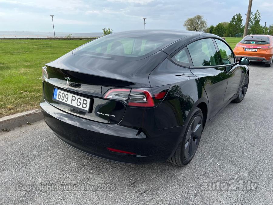 Black Tesla Model 3 2022 in Tallinn, with an engine capacity of 0.00 L and mileage of 144 thousand km for 30990 €, photo 11 on AUTOMOTO.COM.LV