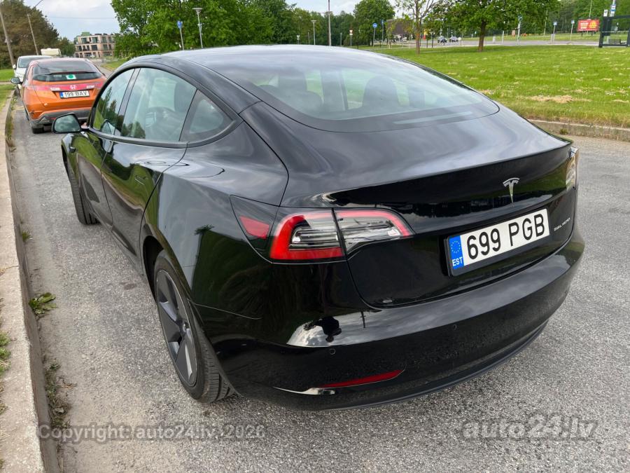 Black Tesla Model 3 2022 in Tallinn, with an engine capacity of 0.00 L and mileage of 144 thousand km for 30990 €, photo 13 on AUTOMOTO.COM.LV