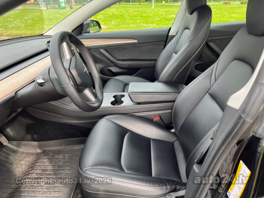 Black Tesla Model 3 2022 in Tallinn, with an engine capacity of 0.00 L and mileage of 144 thousand km for 30990 €, photo 27 on AUTOMOTO.COM.LV