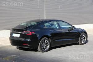 Black Tesla Model 3 2022 in Riga, with an engine capacity of 0.00 L and mileage of 39 thousand km for 34500 €, photo 4 on AUTOMOTO.COM.LV