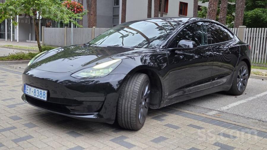 Melns Tesla Model 3 2022 Jūrmala, ar dzinēja tilpumu 0.00 L un nobraukumu 50 tūkst. km par 27500 €, foto 3 vietnē AUTOMOTO.COM.LV
