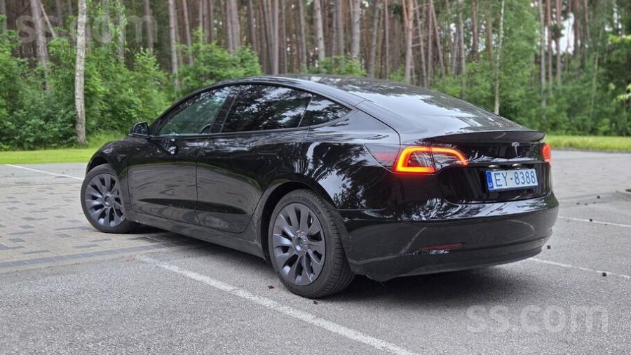 Melns Tesla Model 3 2022 Jūrmala, ar dzinēja tilpumu 0.00 L un nobraukumu 50 tūkst. km par 27500 €, foto 5 vietnē AUTOMOTO.COM.LV