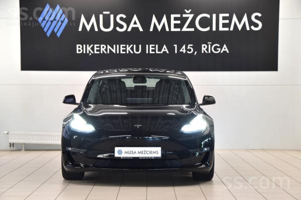Черный Тесла Модель 3 2022 в Рига, объемом двигателя 0.00 л и пробегом 106 тыс. км за 29990 €, фото 2 на AUTOMOTO.COM.LV