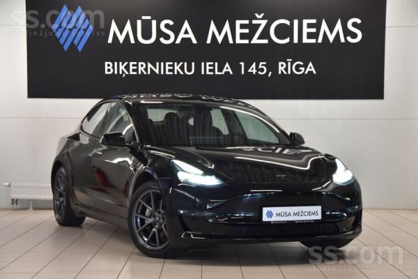 Черный Тесла Модель 3 2022 в Рига, объемом двигателя 0.00 л и пробегом 106 тыс. км за 29990 €, фото 3 на AUTOMOTO.COM.LV