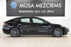 Melns Tesla Model 3 2022 Rīga, ar dzinēja tilpumu 0.00 L un nobraukumu 106 tūkst. km par 29990 €, foto 5 vietnē AUTOMOTO.COM.LV