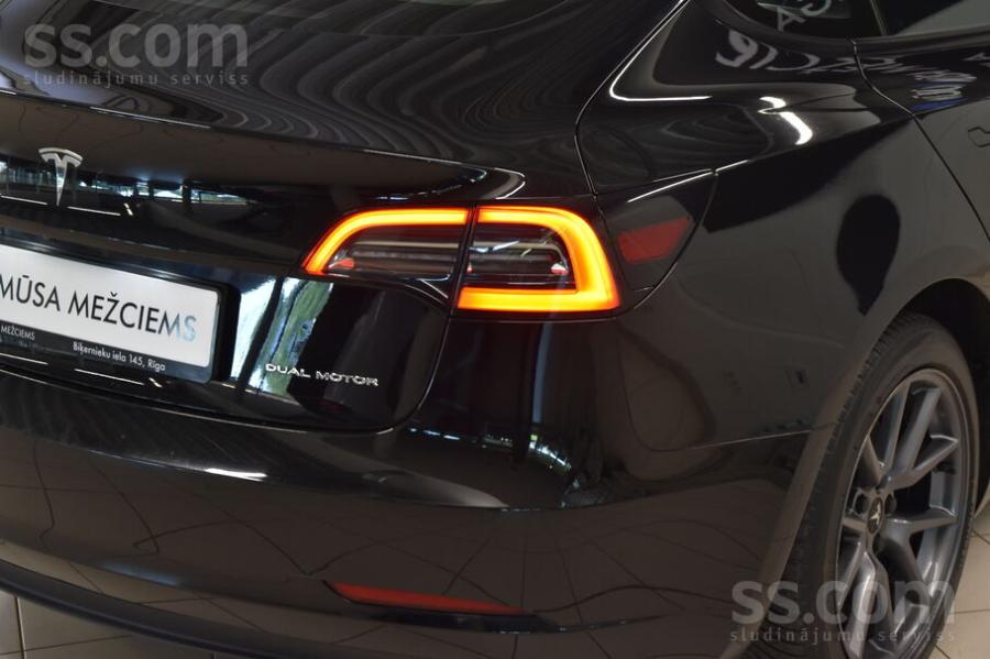 Melns Tesla Model 3 2022 Rīga, ar dzinēja tilpumu 0.00 L un nobraukumu 106 tūkst. km par 29990 €, foto 10 vietnē AUTOMOTO.COM.LV