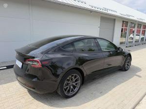 Black Tesla Model 3 2022 in Kaunas, with an engine capacity of 0.00 L and mileage of 230 thousand km for 11800 €, photo 8 on AUTOMOTO.COM.LV