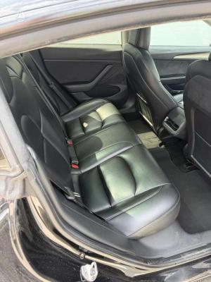 Black Tesla Model 3 2022 in Kaunas, with an engine capacity of 0.00 L and mileage of 230 thousand km for 11800 €, photo 11 on AUTOMOTO.COM.LV