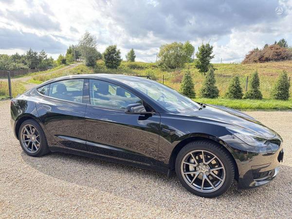 Melns Tesla Model 3 2022 Viļņa, ar dzinēja tilpumu 0.00 L un nobraukumu 199 tūkst. km par 22499 €, foto 2 vietnē AUTOMOTO.COM.LV