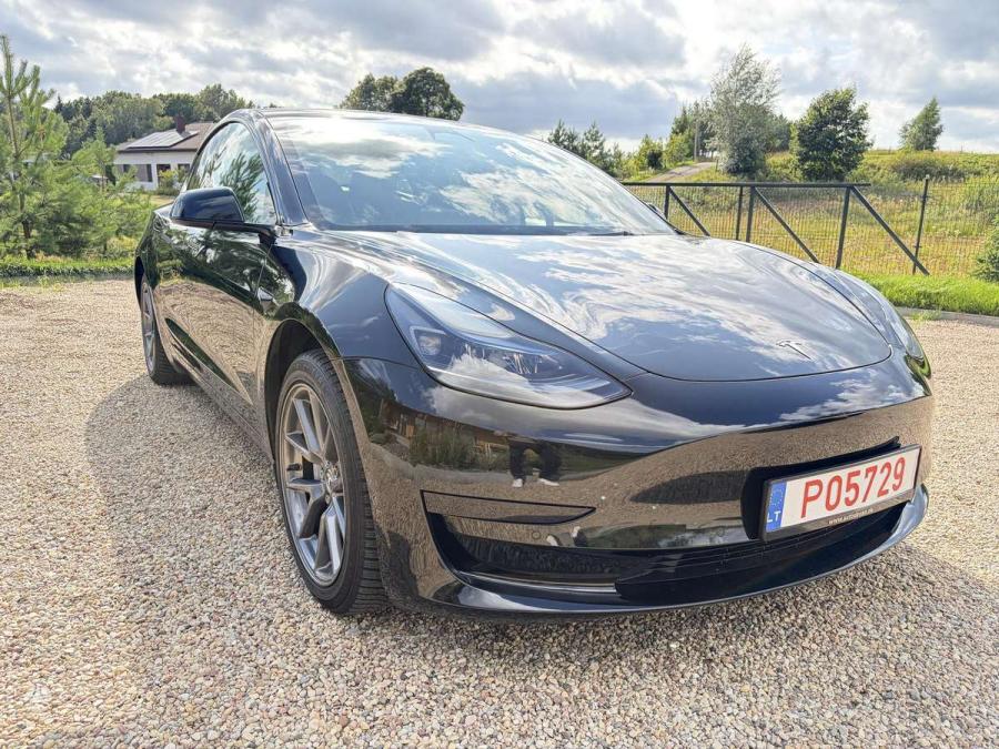 Black Tesla Model 3 2022 in Vilnius, with an engine capacity of 0.00 L and mileage of 199 thousand km for 22499 €, photo 10 on AUTOMOTO.COM.LV
