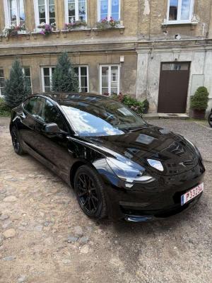 Melns Tesla Model 3 2022 Viļņa, ar dzinēja tilpumu 0.00 L un nobraukumu 64 tūkst. km par 23900 €, foto 3 vietnē AUTOMOTO.COM.LV