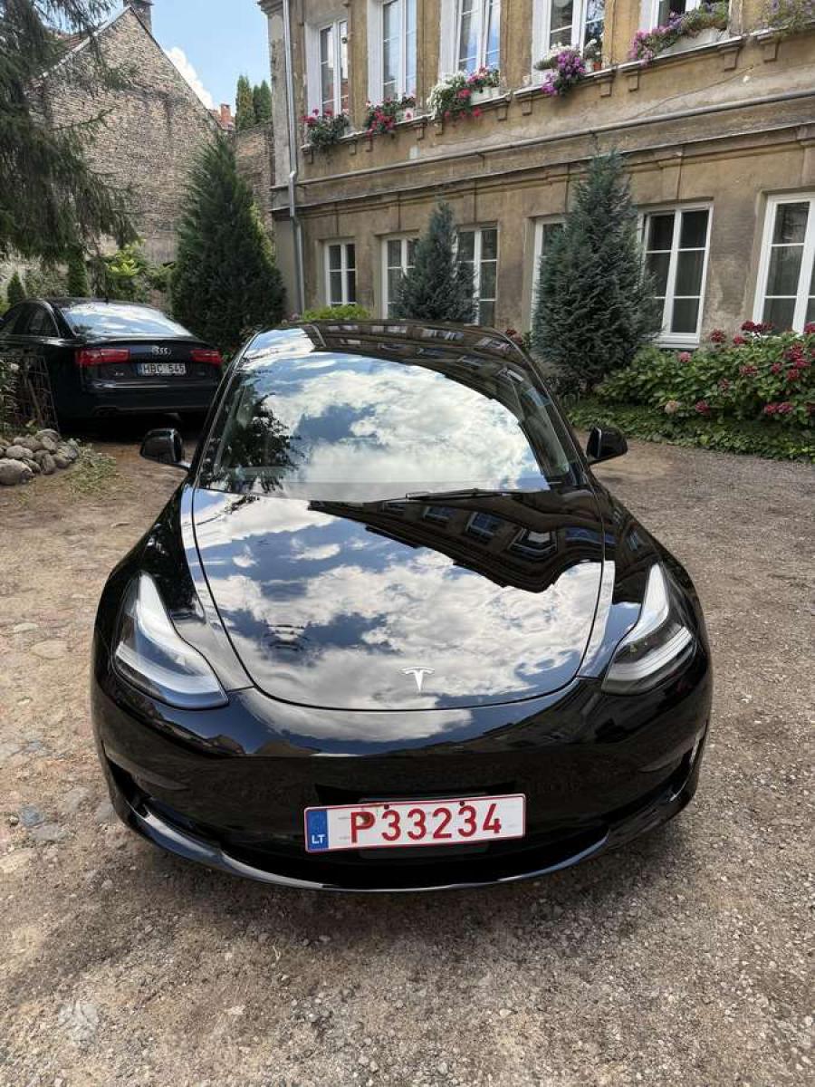 Melns Tesla Model 3 2022 Viļņa, ar dzinēja tilpumu 0.00 L un nobraukumu 64 tūkst. km par 23900 €, foto 4 vietnē AUTOMOTO.COM.LV