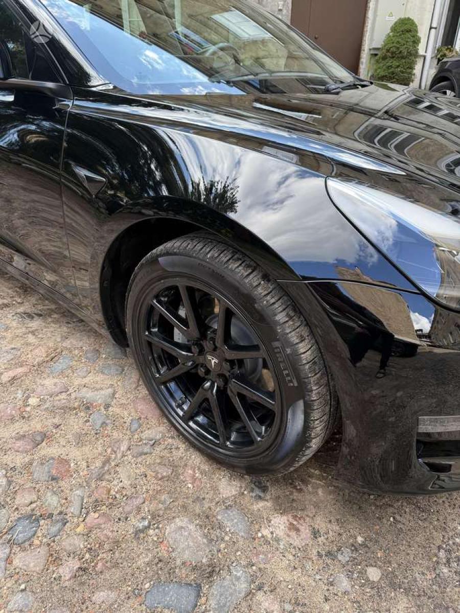Melns Tesla Model 3 2022 Viļņa, ar dzinēja tilpumu 0.00 L un nobraukumu 64 tūkst. km par 23900 €, foto 8 vietnē AUTOMOTO.COM.LV