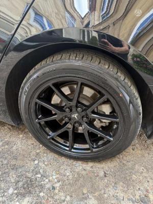 Melns Tesla Model 3 2022 Viļņa, ar dzinēja tilpumu 0.00 L un nobraukumu 64 tūkst. km par 23900 €, foto 10 vietnē AUTOMOTO.COM.LV