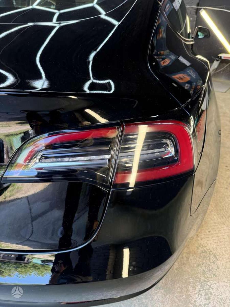 Melns Tesla Model 3 2022 Viļņa, ar dzinēja tilpumu 0.00 L un nobraukumu 64 tūkst. km par 23900 €, foto 13 vietnē AUTOMOTO.COM.LV