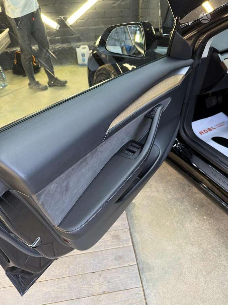 Melns Tesla Model 3 2022 Viļņa, ar dzinēja tilpumu 0.00 L un nobraukumu 64 tūkst. km par 23900 €, foto 27 vietnē AUTOMOTO.COM.LV