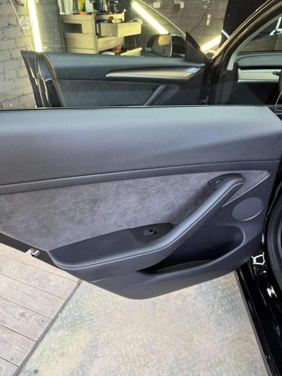 Melns Tesla Model 3 2022 Viļņa, ar dzinēja tilpumu 0.00 L un nobraukumu 64 tūkst. km par 23900 €, foto 28 vietnē AUTOMOTO.COM.LV