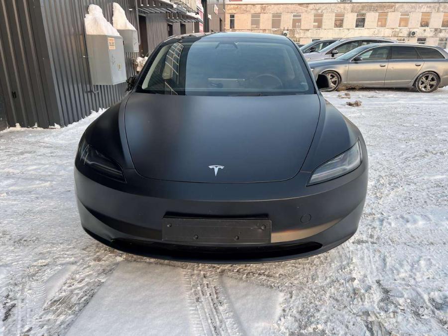 Melns Tesla Model 3 2023 Alīta, ar dzinēja tilpumu 0.00 L un nobraukumu 124 tūkst. km par 17300 €, foto 2 vietnē AUTOMOTO.COM.LV