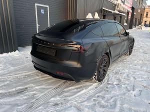 Melns Tesla Model 3 2023 Alīta, ar dzinēja tilpumu 0.00 L un nobraukumu 124 tūkst. km par 17300 €, foto 9 vietnē AUTOMOTO.COM.LV