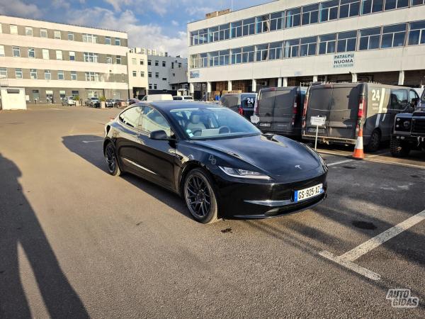 Melns Tesla Model 3 2023 Viļņa, ar dzinēja tilpumu 0.00 L un nobraukumu 30 tūkst. km par 37000 €, foto 1 vietnē AUTOMOTO.COM.LV