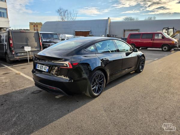Melns Tesla Model 3 2023 Viļņa, ar dzinēja tilpumu 0.00 L un nobraukumu 30 tūkst. km par 37000 €, foto 6 vietnē AUTOMOTO.COM.LV