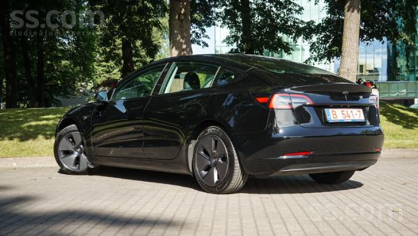 Black Tesla Model 3 2023 in Riga, with an engine capacity of 0.00 L and mileage of 108 thousand km for 26450 €, photo 7 on AUTOMOTO.COM.LV