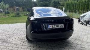 Black Tesla Model 3 2023 in Vilnius, with an engine capacity of 0.00 L and mileage of 50 thousand km for 23900 €, photo 8 on AUTOMOTO.COM.LV