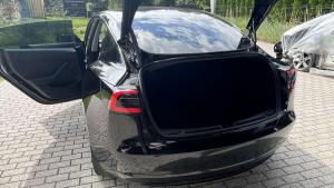 Black Tesla Model 3 2023 in Vilnius, with an engine capacity of 0.00 L and mileage of 50 thousand km for 23900 €, photo 11 on AUTOMOTO.COM.LV