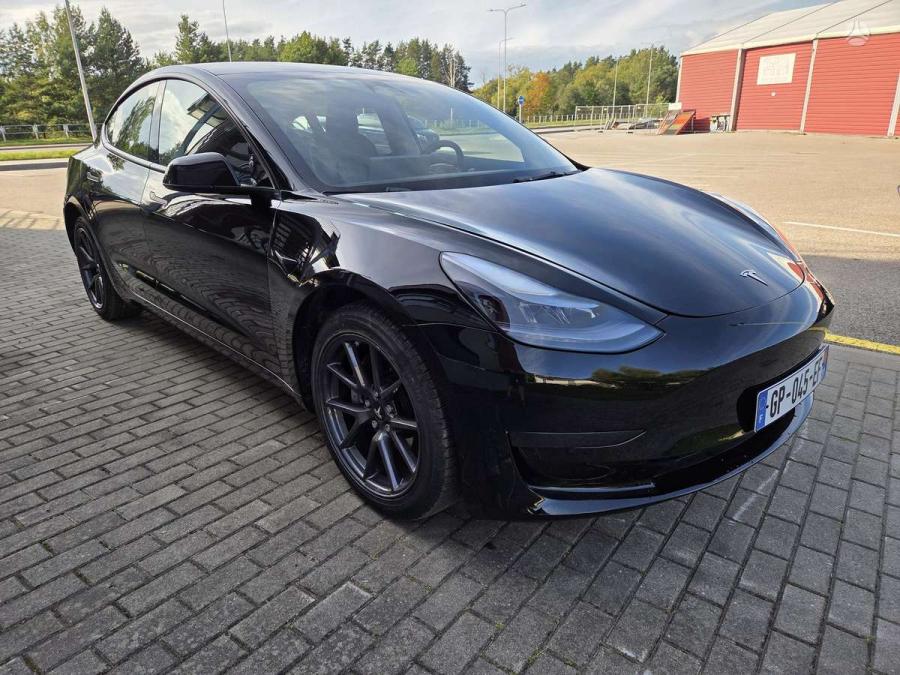 Черный Тесла Модель 3 2023 в Утена, объемом двигателя 0.00 л и пробегом 72 тыс. км за 23500 €, фото 5 на AUTOMOTO.COM.LV
