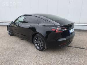 Melns Tesla Model 3 2023 Rīga, ar dzinēja tilpumu 0.00 L un nobraukumu 40 tūkst. km par 28750 €, foto 5 vietnē AUTOMOTO.COM.LV