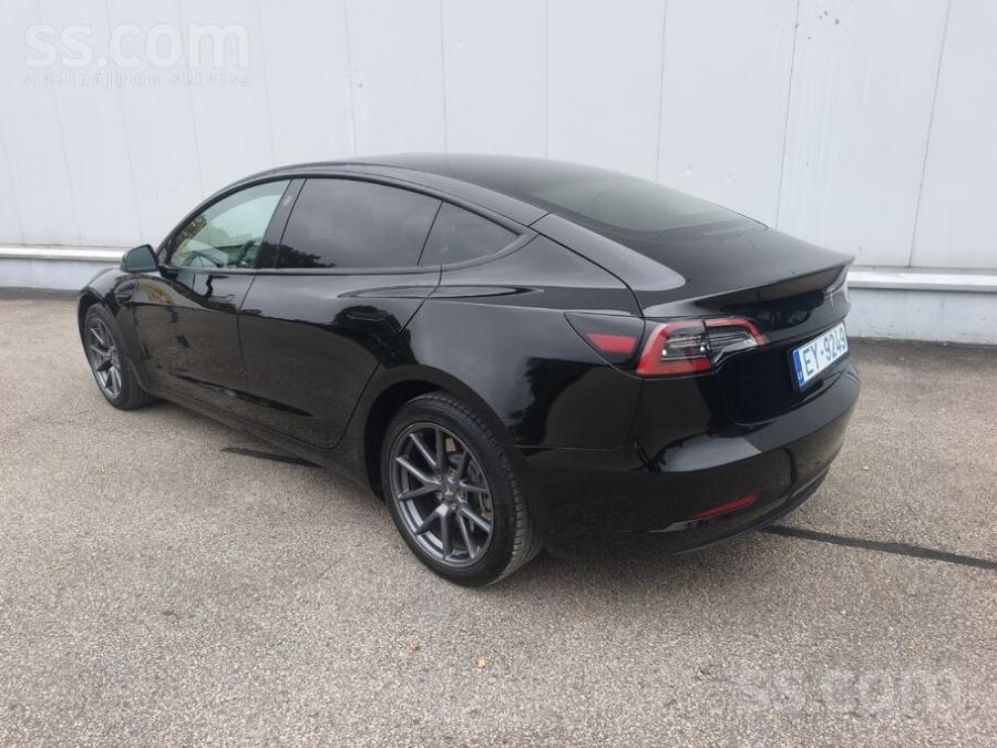 Melns Tesla Model 3 2023 Rīga, ar dzinēja tilpumu 0.00 L un nobraukumu 40 tūkst. km par 28750 €, foto 5 vietnē AUTOMOTO.COM.LV