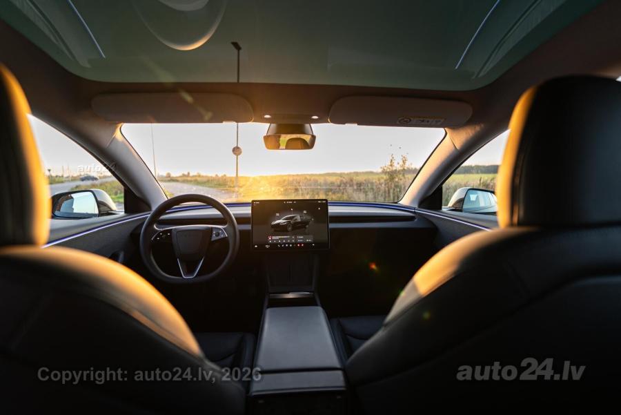 Black Tesla Model 3 2024 in Tallinn, with an engine capacity of 0.00 L and mileage of 70 thousand km for 36400 €, photo 8 on AUTOMOTO.COM.LV