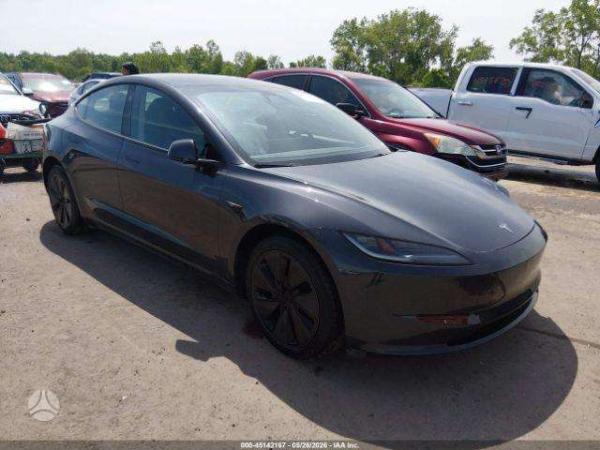 Black Tesla Model 3 2024 in Klaipeda, with an engine capacity of 0.00 L and mileage of 37 thousand km for 20125 €, photo 1 on AUTOMOTO.COM.LV