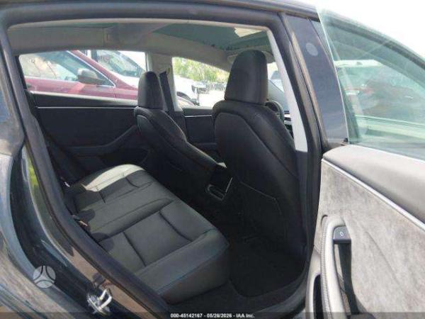 Black Tesla Model 3 2024 in Klaipeda, with an engine capacity of 0.00 L and mileage of 37 thousand km for 20125 €, photo 8 on AUTOMOTO.COM.LV