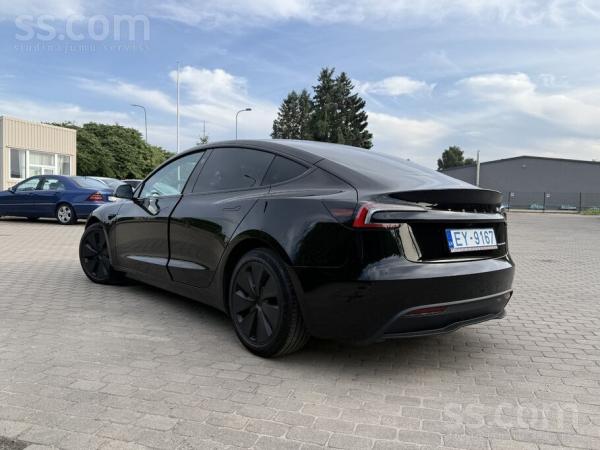 Melns Tesla Model 3 2024 Rīga, ar dzinēja tilpumu 0.00 L un nobraukumu 21 tūkst. km par 41500 €, foto 5 vietnē AUTOMOTO.COM.LV