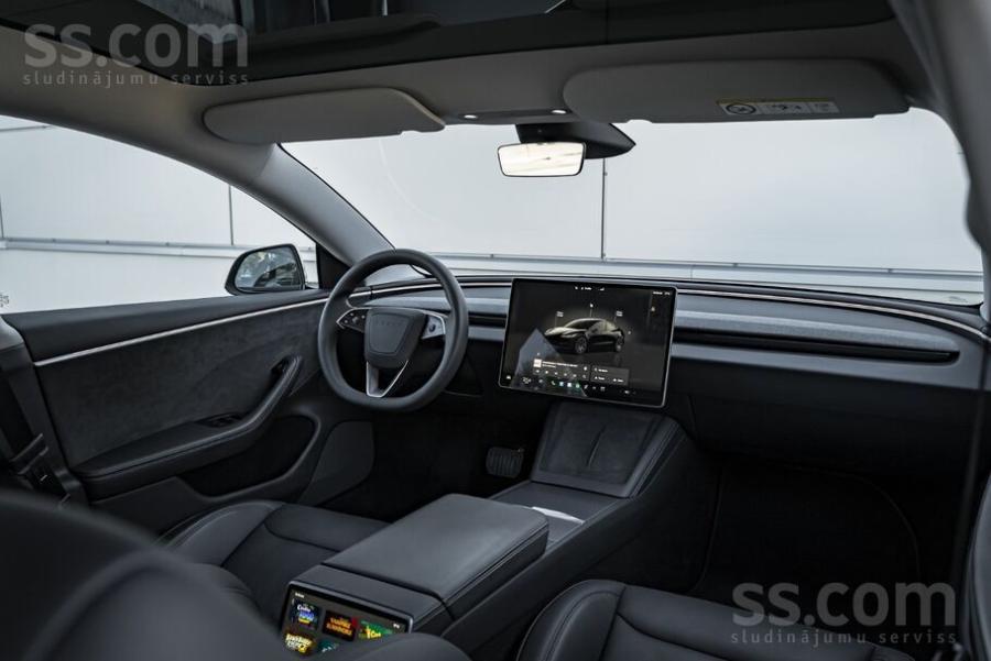 Melns Tesla Model 3 2024 Rīga, ar dzinēja tilpumu 0.00 L un nobraukumu 41 tūkst. km par 42500 €, foto 24 vietnē AUTOMOTO.COM.LV
