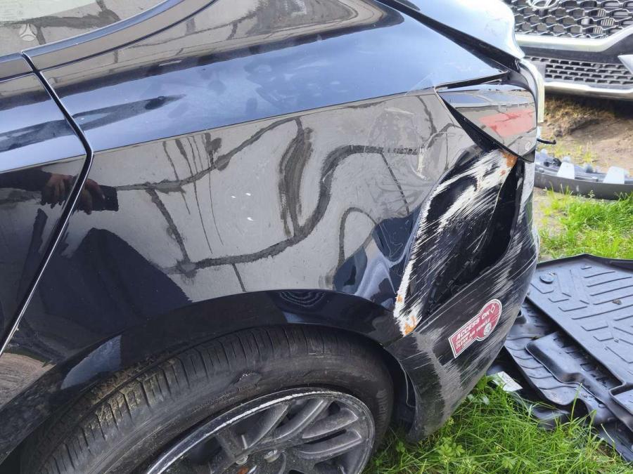 Black Tesla Model 3 2024 in Kaunas, with an engine capacity of 0.00 L and mileage of 31 thousand km for 13200 €, photo 7 on AUTOMOTO.COM.LV