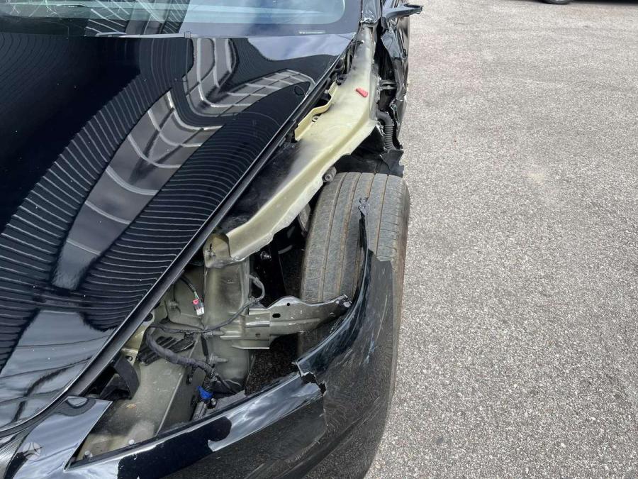 Black Tesla Model 3 2025 in Alytus, with an engine capacity of 0.00 L and mileage of 116 thousand km for 17950 €, photo 16 on AUTOMOTO.COM.LV