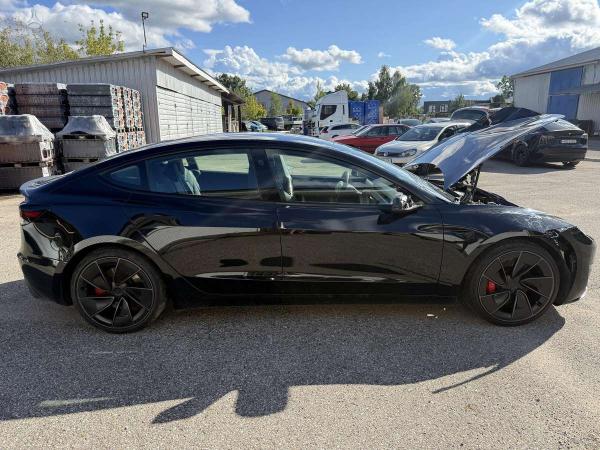 Melns Tesla Model 3 2025 Kauņa, ar dzinēja tilpumu 0.00 L un nobraukumu 23 tūkst. km par 28990 €, foto 7 vietnē AUTOMOTO.COM.LV
